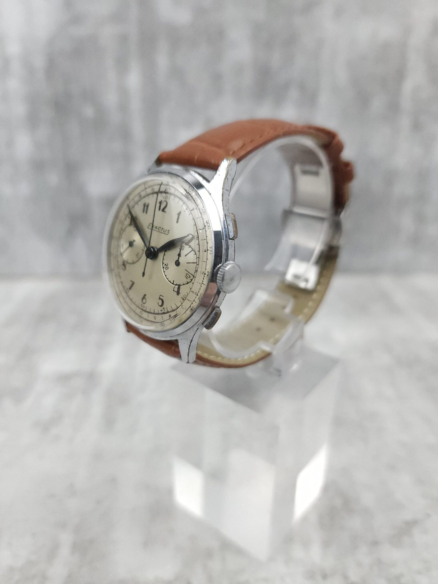 Exactus Vintage Chronograph | The Watch Dealers
